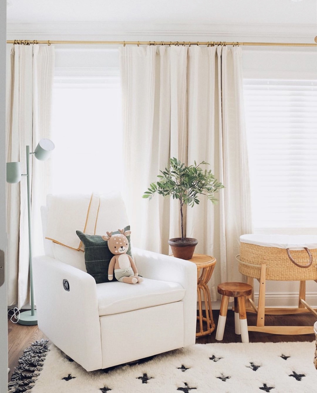 Ultimate Custom Window Treatments Guide to Perfect Shades - Blinds ...